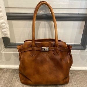 Women Old Trend Handbags on Poshmark